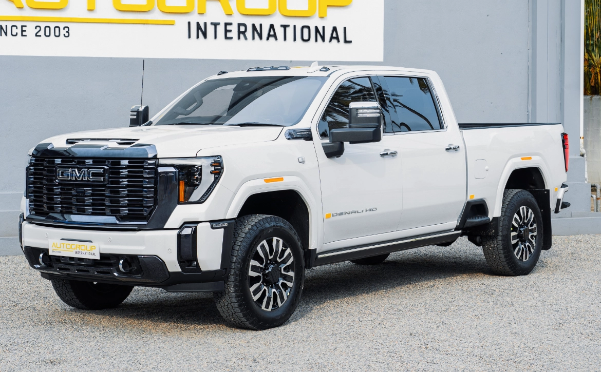 2025 GMC Sierra 3500HD Crew Cab Denali Ultimate in White Frost Tricoat ...